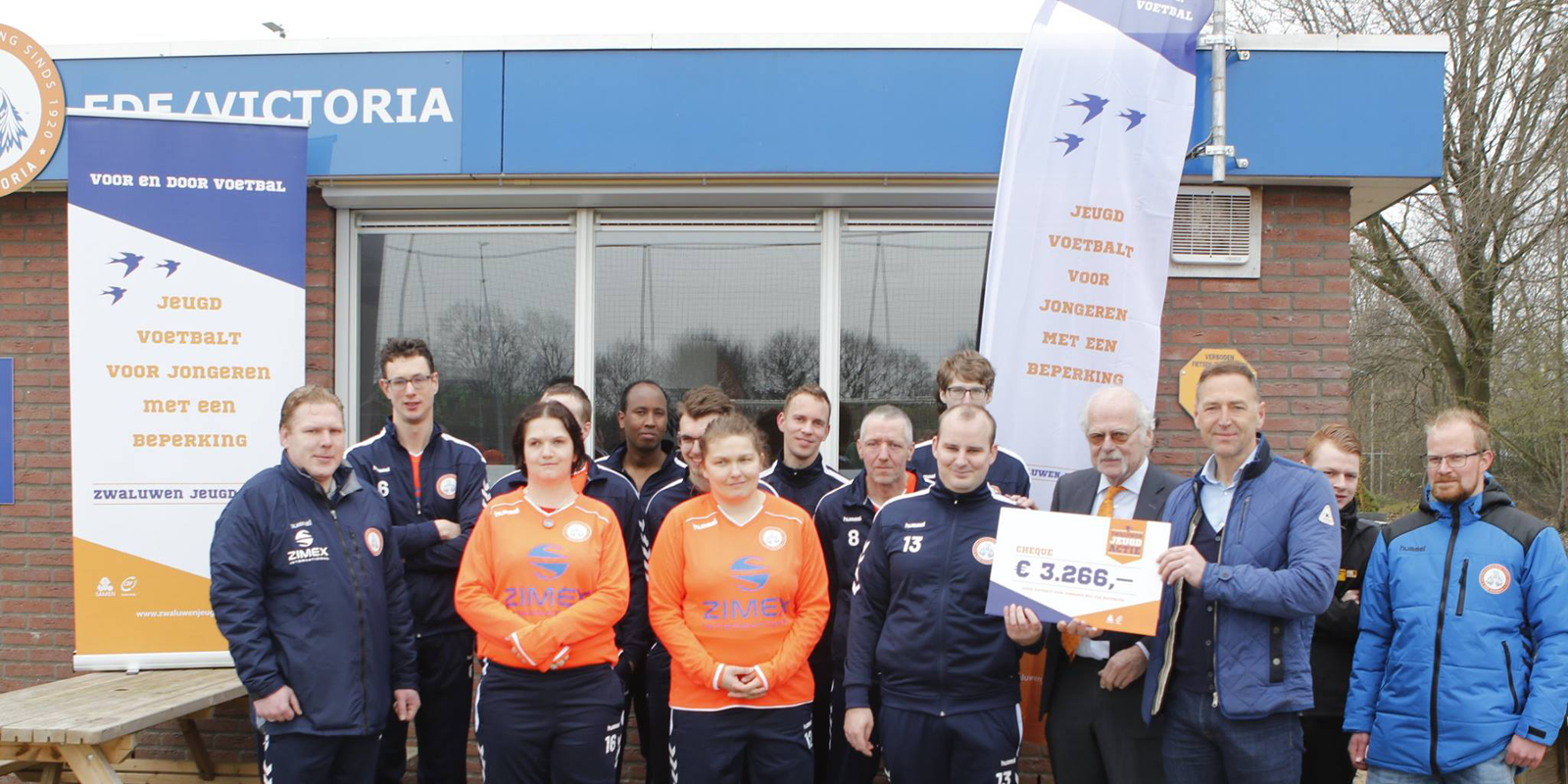 Nieuwe kleding én clinic voor G1 Ede-Victoria - Zwaluwen Jeugd Actie